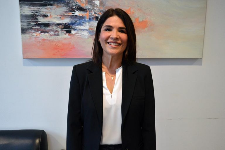 Obtiene grado de Doctora Elsa Martínez Regalado con propuesta para la divulgación científica - CETYS