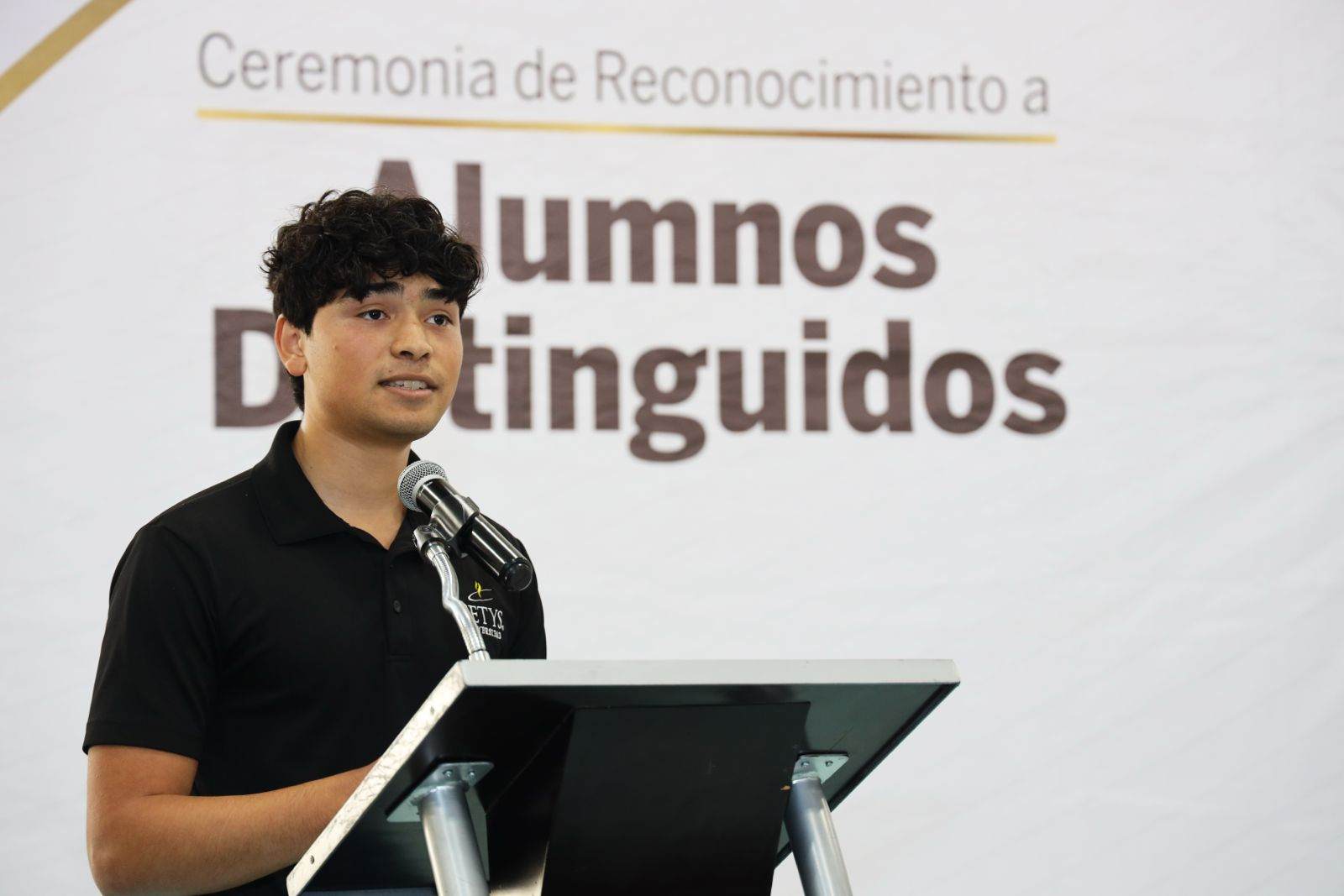 Así fue el emotivo mensaje del estudiante Ronald Gabriel Narain Rivera ...