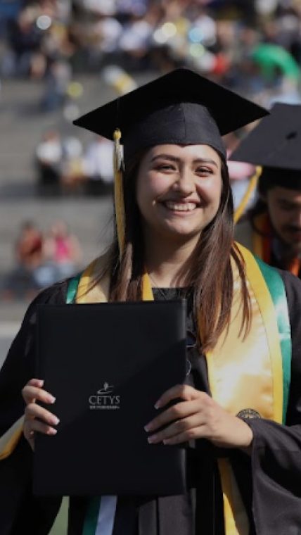 Graduaciones - CETYS Universidad